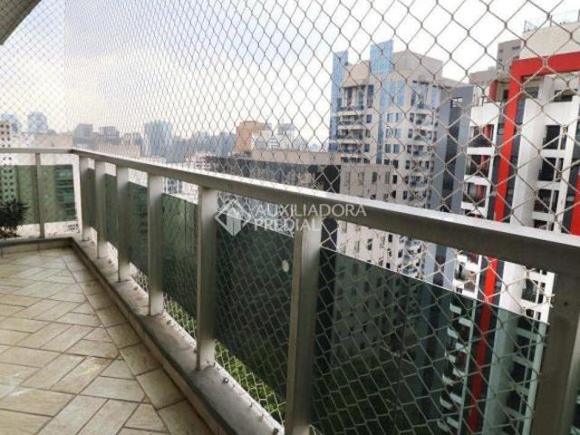 Flat Vila Nova Conceição com infraestrutura completa