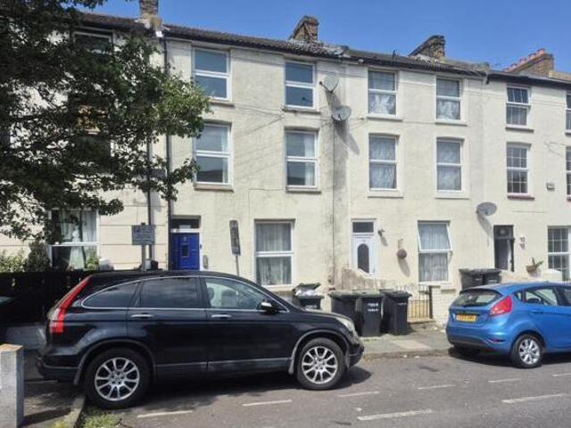 Flat, Wellington Street, 1 Bedroom Flat