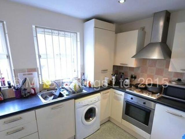 Flat,welton Road, 5 Bedroom Ground