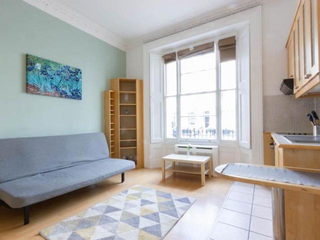 Flat 01 Belgrave Road, Pimlico SW1V 2BL