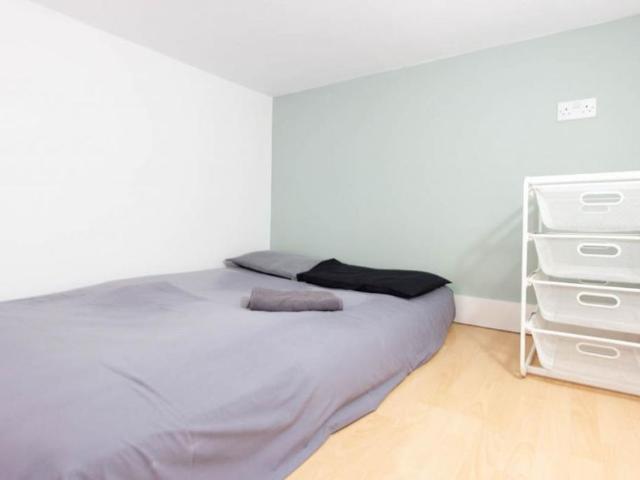 Flat 02 Penywern Road, Earls Court SW5 9SX
