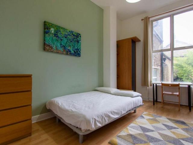 Flat 03 West Cromwell Road, Earls Court SW5 9QL