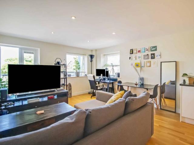 Flat 14, One Fifty Victoria Road, Swindon, Swindon, SN1