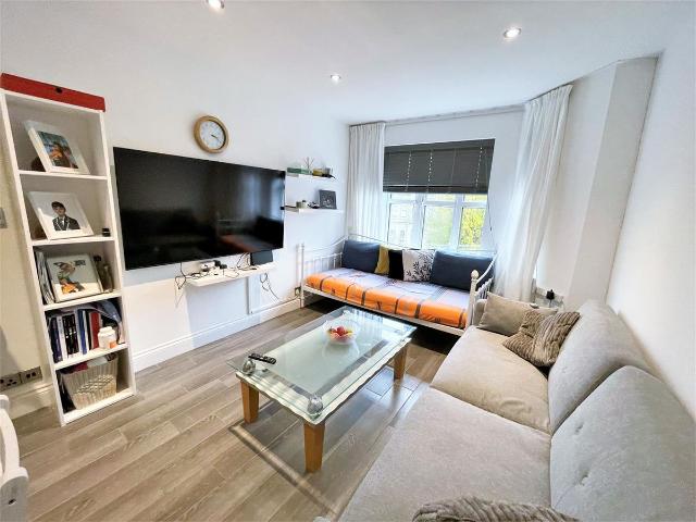 Flat 15 Bramber Court, Eaton Gardens, Hove BN3, 1 bed flat to rent, £1,300 pcm | PrimeLocation