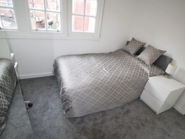 Flat 16, 221 Woodhouse Street, LS6 2UZ, Leeds
