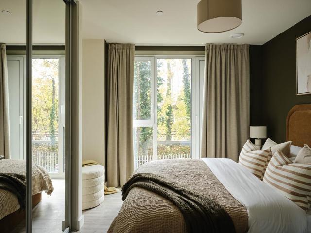 Flat 17, Aquifer House, 10 Mill Road, 3 bed apartment to rent £2,705 pcm £624 pw