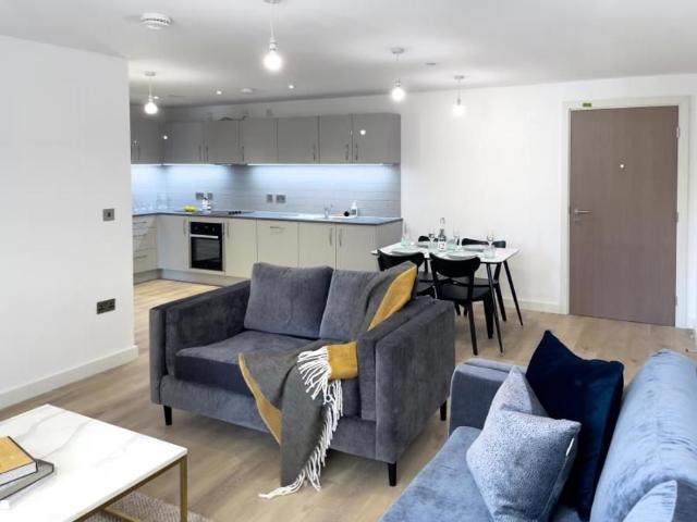 Flat 17: The Quarters