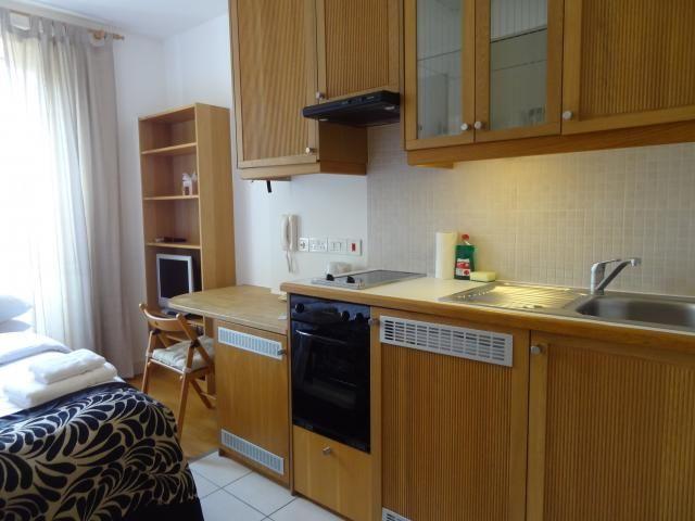 Flat 18 Cartwright Gardens, Bloomsbury WC1H 9EH