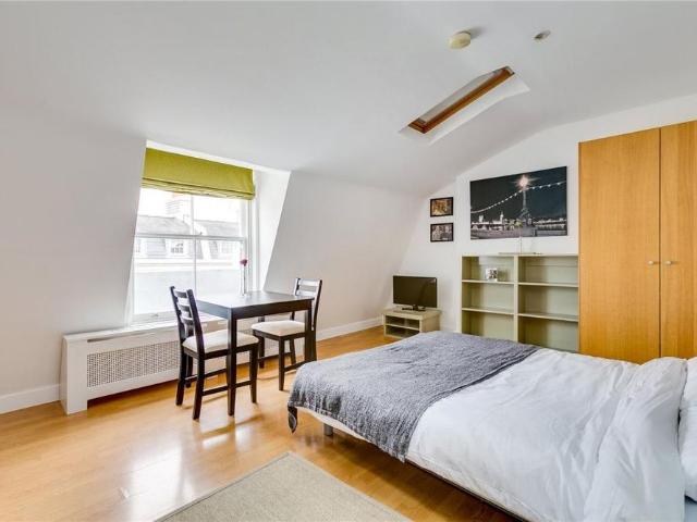 Flat 18 Gloucester Street, Pimlico SW1V 2DB