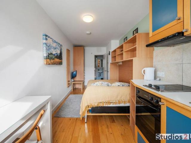 Flat 18 Penywern Road, Earls Court SW5 9SX