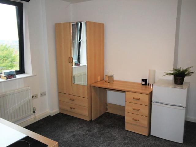 Flat 19B, Westmount, LS2 9NZ, Leeds