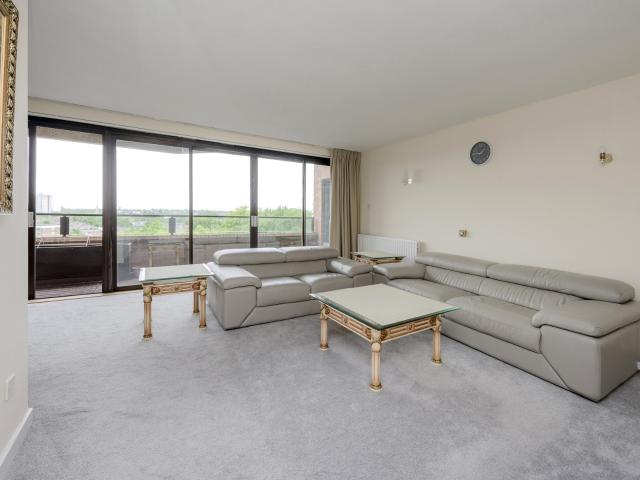 Flat 11 Cresta House London 2695307