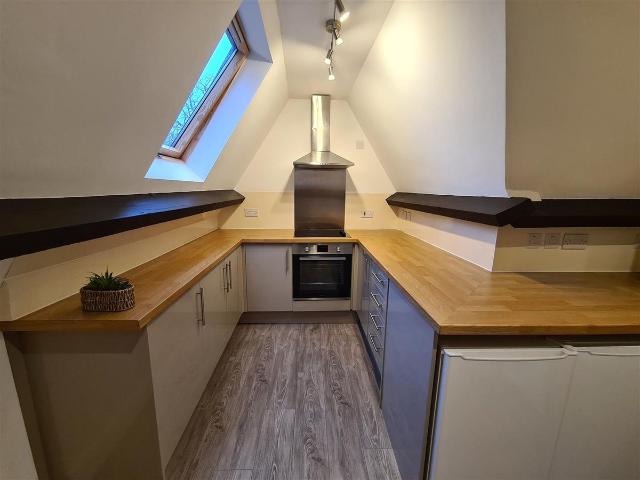 Flat 11, 84 Lincoln Road PE1, Studio to rent, £900 pcm | PrimeLocation