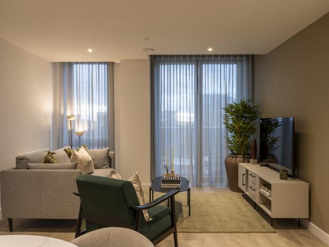 Flat 1206, Oldfield Wharf, 11. 2 bed flat to rent £1,525 pcm £352 pw