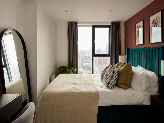Flat 1215, Swan Street House, Swan. 3 bed flat to rent £2,375 pcm £548 pw