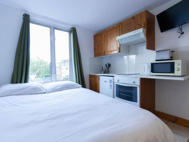 Flat 12 West Cromwell Road, Earls Court SW5 9QL