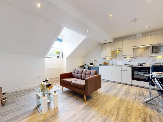 Flat 12, 25 Hyde Terrace, 25 Hyde. 1 bed apartment to rent £1,099 pcm £254 pw