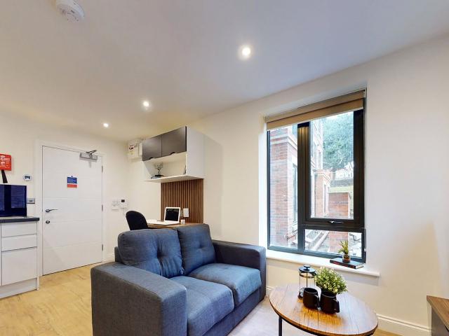 Flat 12, 34 Hyde Terrace #225657 LS2, Studio to rent, £959 pcm | PrimeLocation