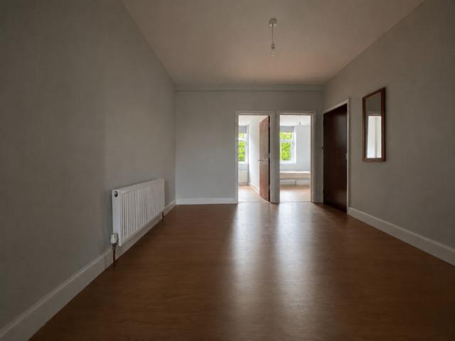 Flat 1302 Greenford Rd, London, UB6 3 bed flat to rent £1,980 pcm £457 pw