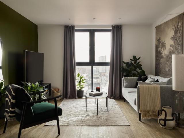 Flat 1303, Swan Street House, Swan. 3 bed flat to rent £2,397 pcm £553 pw