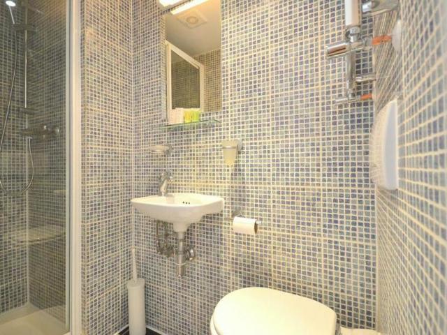 Flat 13 Gloucester Street, Pimlico SW1V 2DB