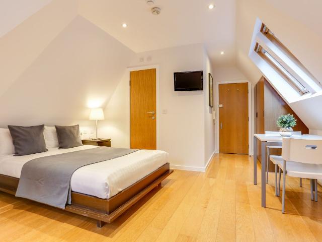Flat 13, Holland Park Avenue, London W11, Studio to rent, £1,668 pcm | PrimeLocation