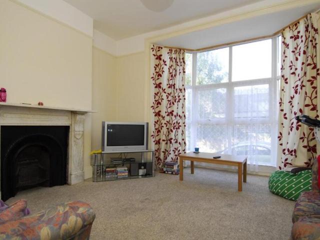 Flat 1 10 Napier Terrace 3 bed apartment to rent £1,911 pcm £441 pw