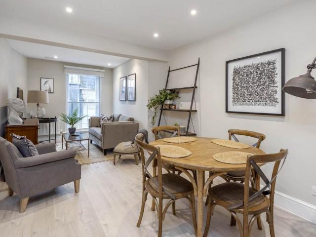 Flat 1, 12 Union Passage 2 bed apartment to rent £2,300 pcm £531 pw