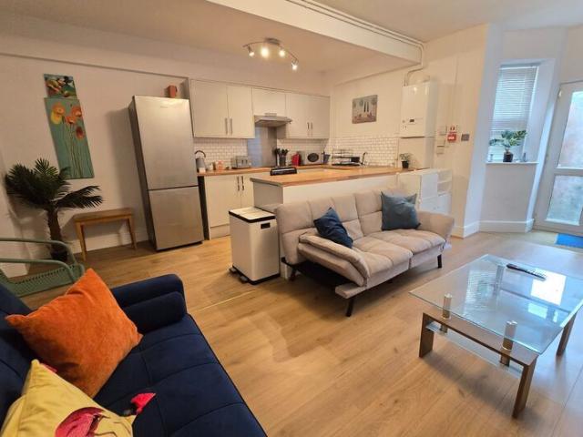 Flat 1, 16 Trinity Road