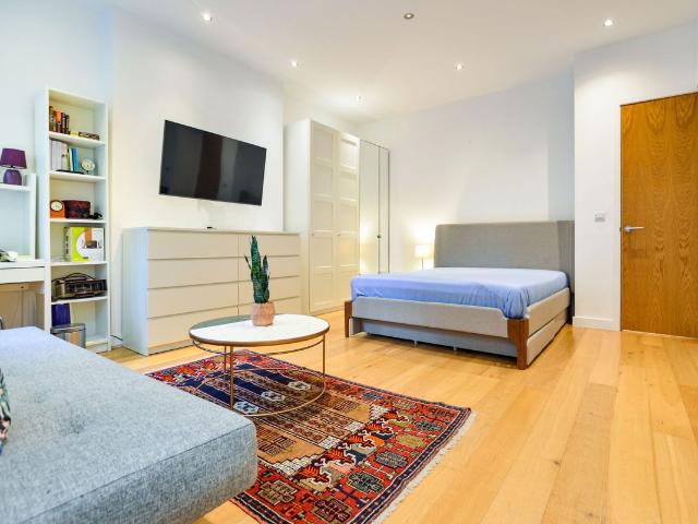 Flat 1, 17 Kensington Court W8, Studio to rent, £2,275 pcm | PrimeLocation