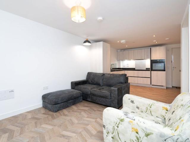 Flat 1, 17 Pinkhill Park