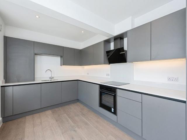 1 3 Halford Road, Richmond TW10, 2 bed flat to rent, £3,000 pcm | PrimeLocation
