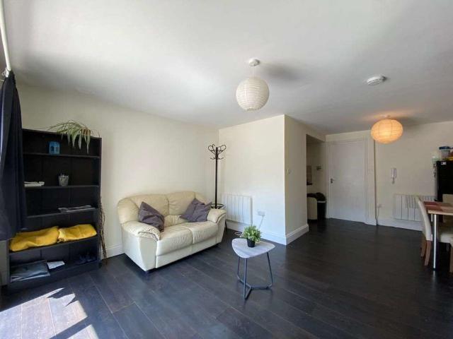 Flat 1, 1 Kingfield Street, Isle of Dogs Room 4