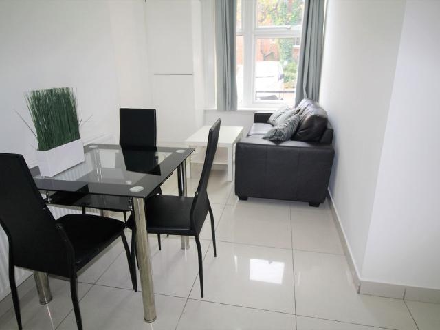Flat 1, 23 Clarendon Place, LS2 9JN, Leeds
