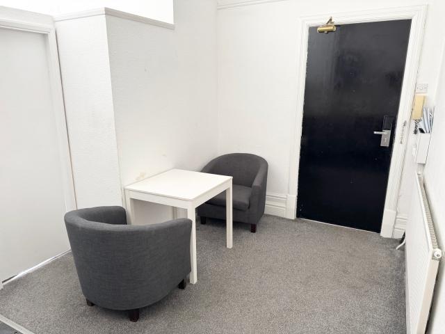 Flat 1, 26 Kelso Road