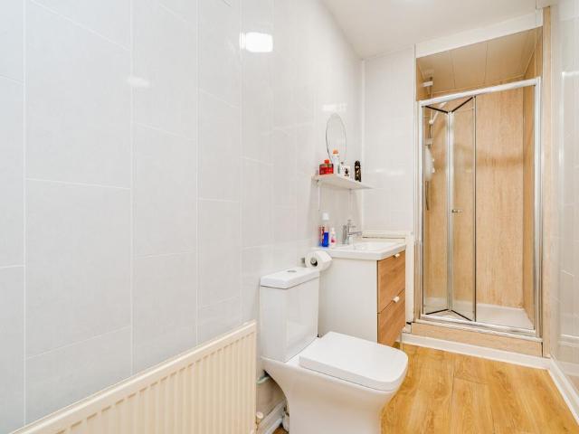 Flat 1, 29 Victoria Road, LS6 1AS 3 bed flat to rent £1,760 pcm £406 pw