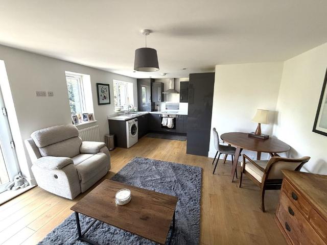 Flat 1 353 Chesterfield Road, S18