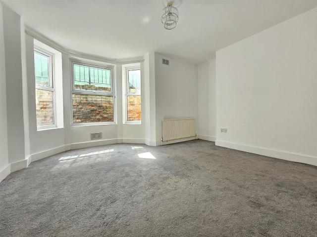Flat 1, 44 Old Station Road, Newmarket CB8, 2 bed flat to rent, £975 pcm | PrimeLocation