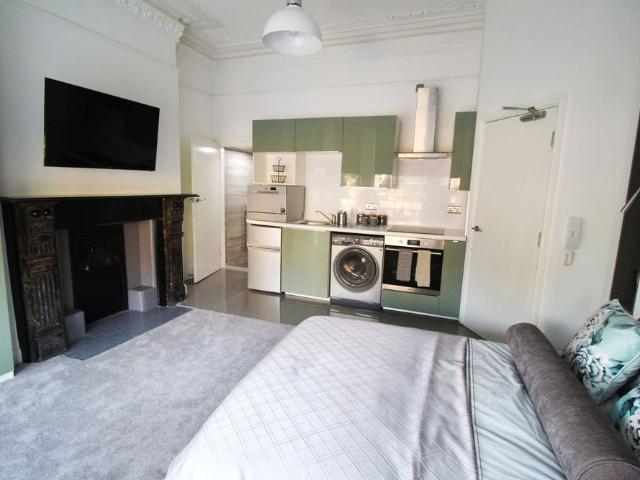 Flat 1, 53 Clarendon Road, LS2 9NZ, Leeds
