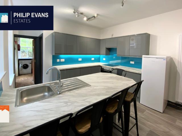 Flat 1, Cliff Terrace, Aberystwyth SY23 5 bed terraced house to rent £1,993 pcm £460 pw