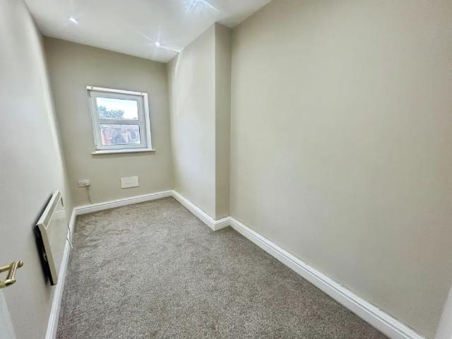 Flat 1, Old Road, Neath