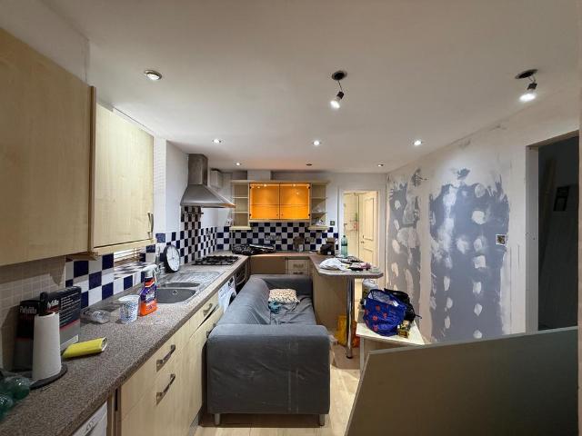 Flat 1, London W9 2 bed flat to rent £2,200 pcm £508 pw