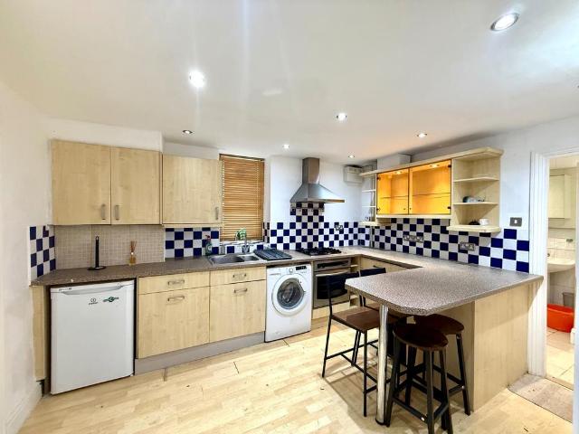 Flat 1, London W9 2 bed flat to rent £2,200 pcm £508 pw