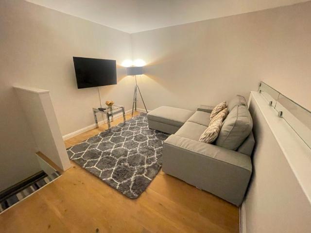 Flat 1, Mcdonald Road, Broughton, Edinburgh EH7, 1 bed flat to rent, £1,715 pcm | PrimeLocation