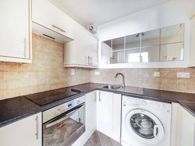 Flat 1 Playhouse Court, Bath Road, Cheltenham, Gloucestershire GL53, 1 bed flat to rent, £925 pcm | PrimeLocation