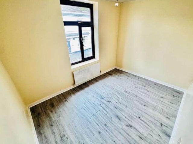 Flat 1, Room 2, 69 Wellington Road, Dudley, DY1 1UH