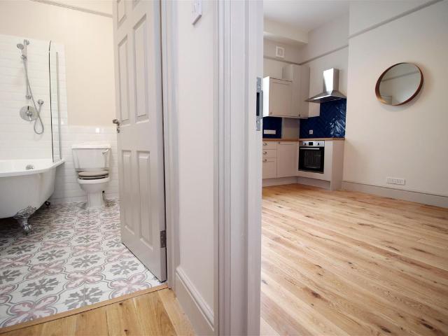 Flat 1, Richmond Road CF24, 2 bed flat to rent, £1,100 pcm | PrimeLocation