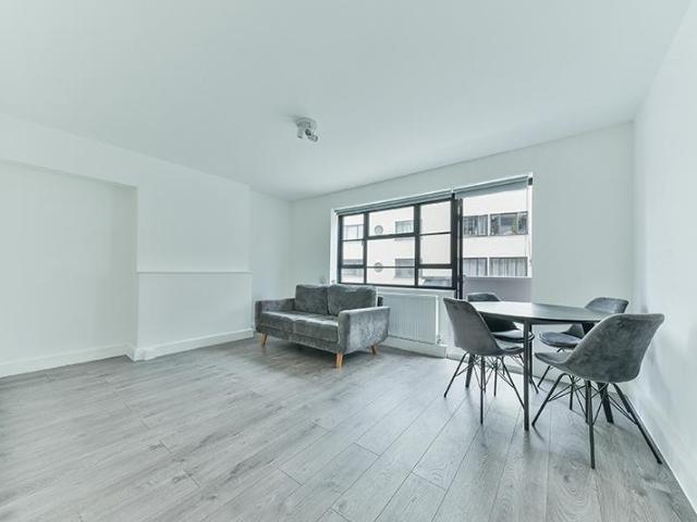 Flat 1, Tomline House, Union Street SE1 3 bed apartment to rent £3,450 pcm £796 pw