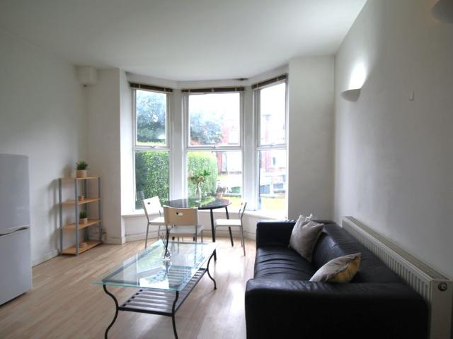 Flat 1A, 31 Kelso Road, LS2 9PR, Leeds