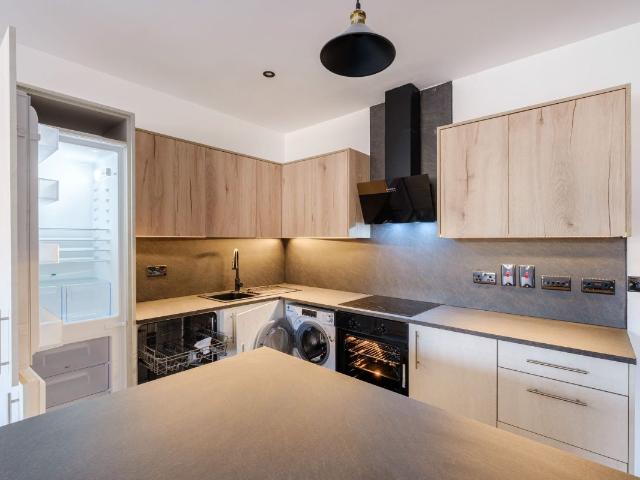 Flat 24, Standish Court PR7, 2 bed flat to rent, £1,100 pcm | PrimeLocation